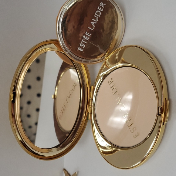 Estee Lauder | Makeup | Vintage Estee Lauder Compact Powder | Poshmark